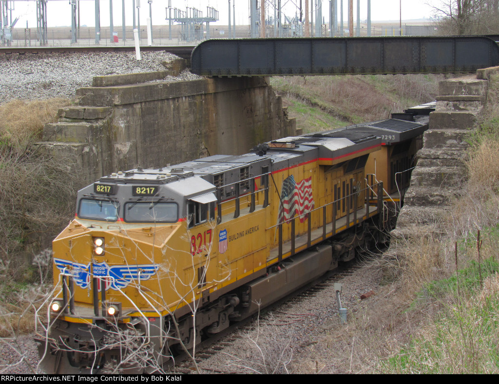 UP 8217 7293 Northbound under NS Bridge